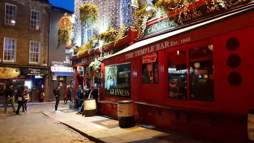 Cool Pubs and Bars at Stockvideos & Filmmaterial (100 % lizenzfrei ...